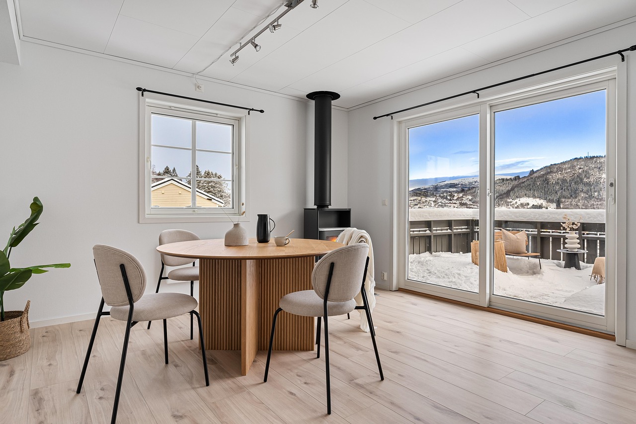 Fenêtre oscillo battante : pratique et moderne pour votre maison